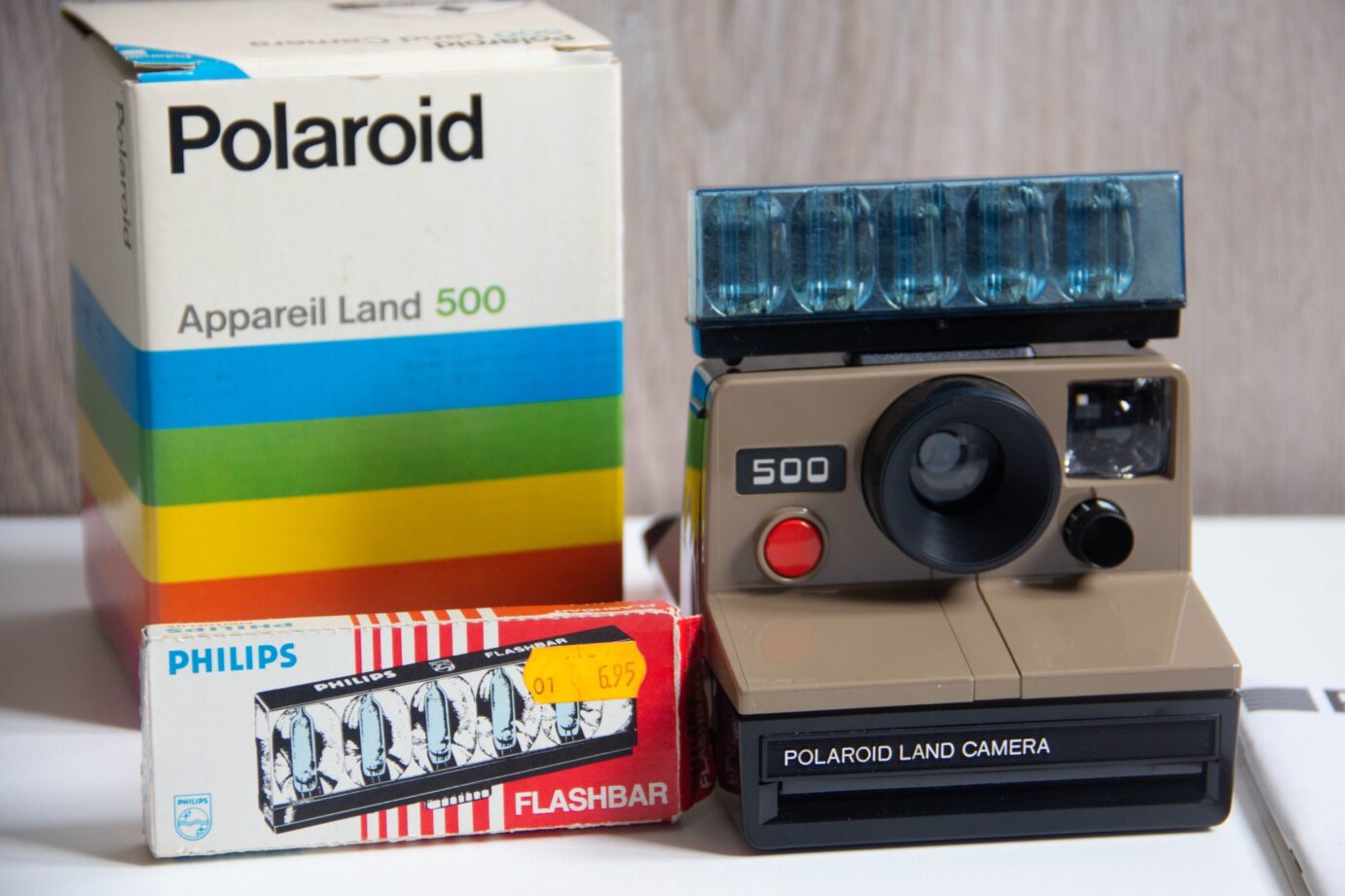 Polaroid 500 - Learn more about the SX-70 instant camera