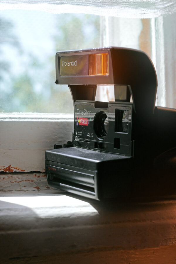 Polaroid One Step (rounded corners) - Info about the instant camera