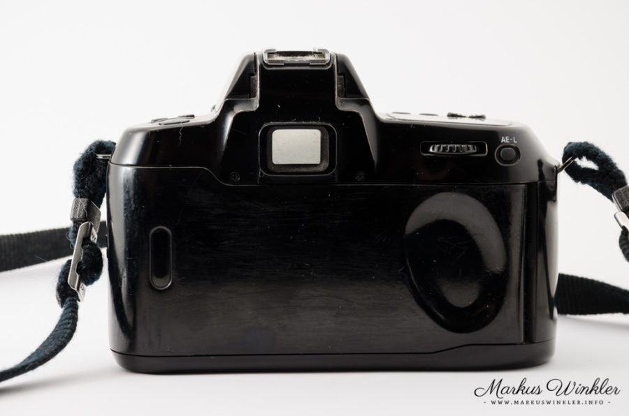 Nikon F70 | Guide for films and batteries