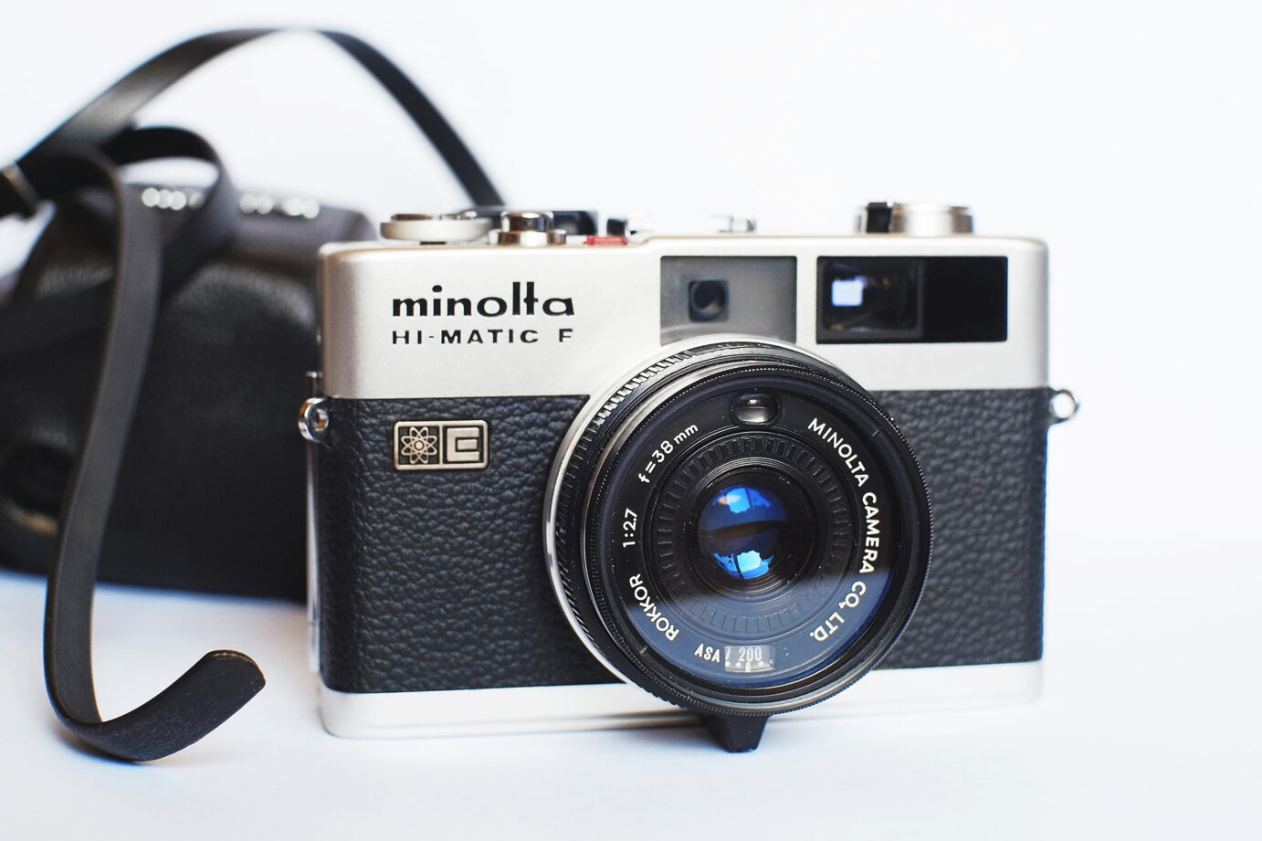 Minolta Hi-Matic AF - Get info on features, films & batteries