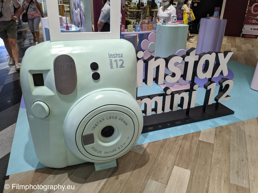 Fujifilm Instax Mini 12 - Information about functions, battery & films